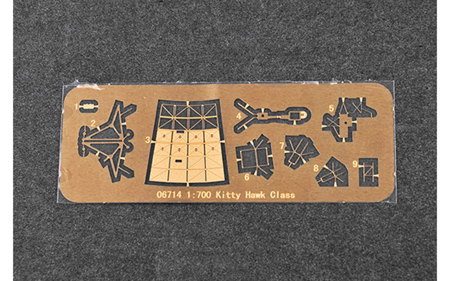 USS Kitty Hawk CV-63 - Trumpeter 06714 | kingshobby.com
