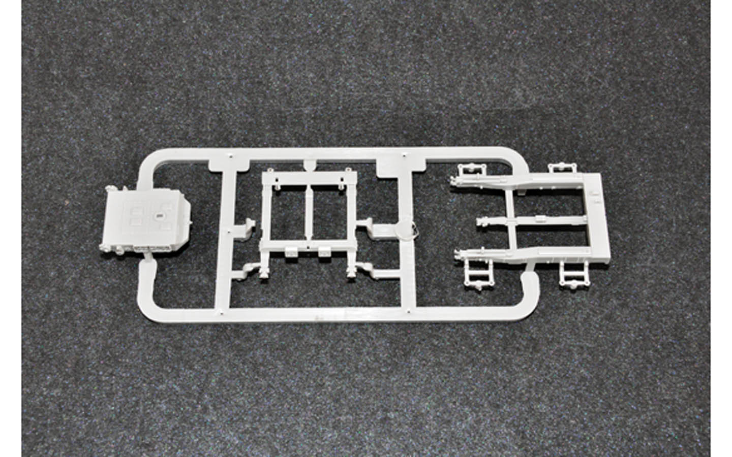 Russian SAM-6 Antiaircraft Missile - Trumpeter 07109 | kingshobby.com