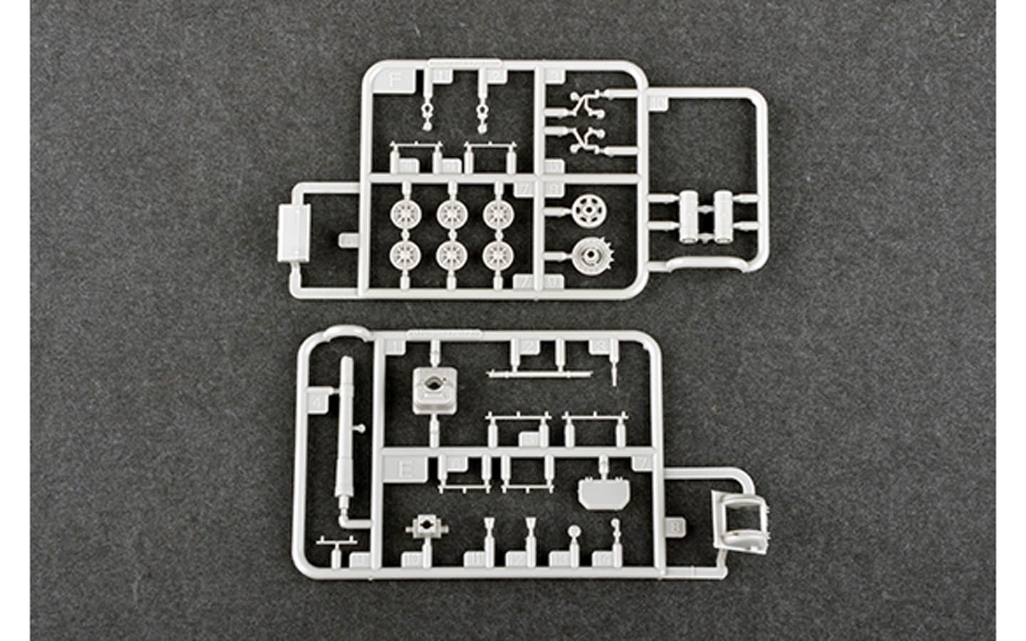 Soviet Su-152 Self-Propelled Heavy Howitzer, Early Version - Trumpeter ...