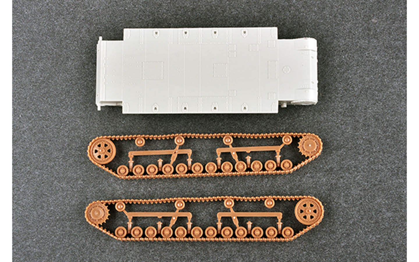 Soviet T-28 Medium Tank, Riveted - Trumpeter 07151 | kingshobby.com