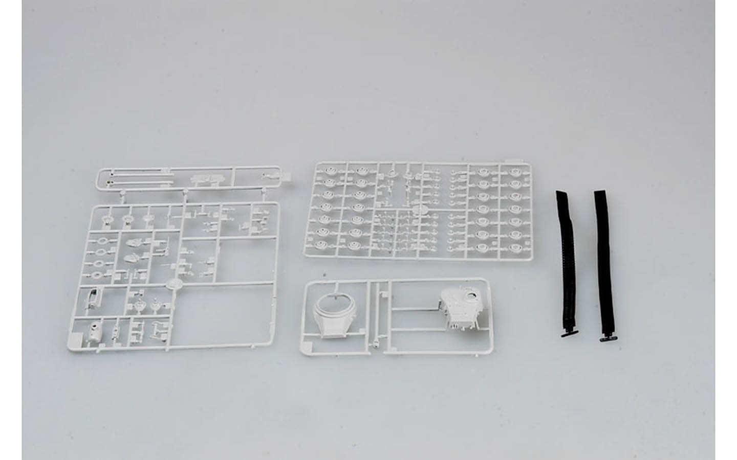 US T26E4 Pershing Heavy Tank - Trumpeter 07287 | kingshobby.com