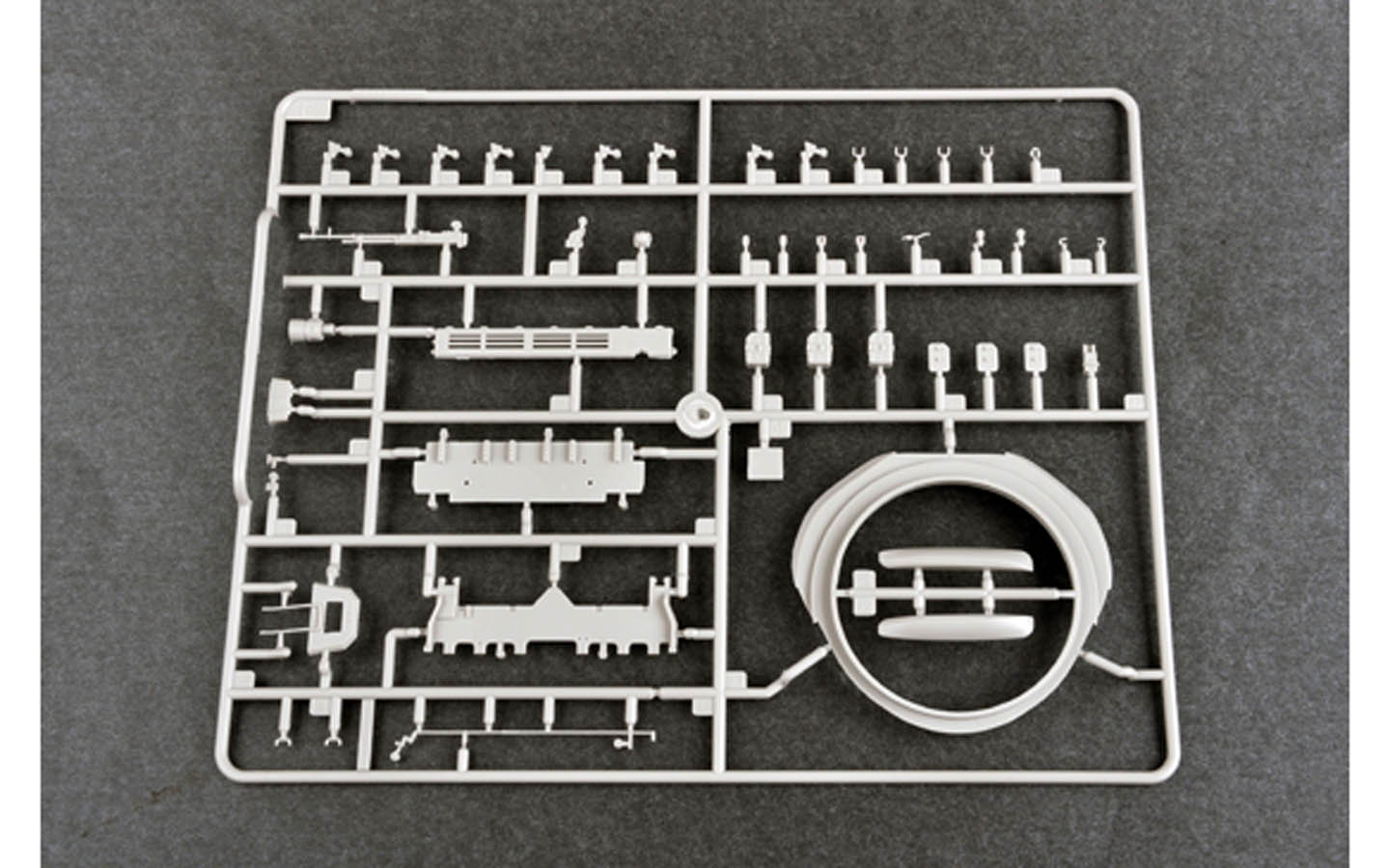 Russian T-72B2, Rogataka - Trumpeter 09507 | kingshobby.com