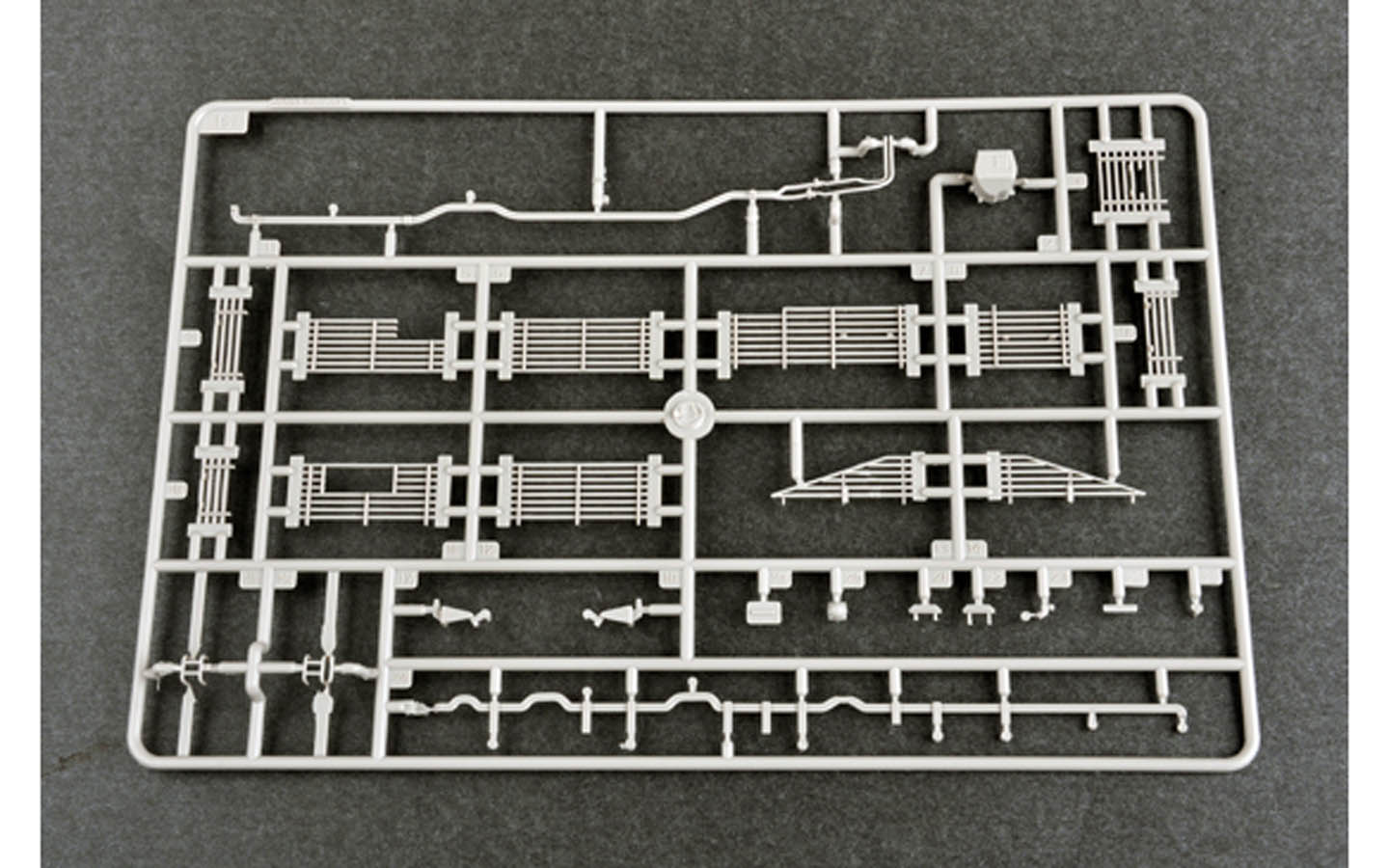 Russian T-72B2, Rogataka - Trumpeter 09507 | kingshobby.com