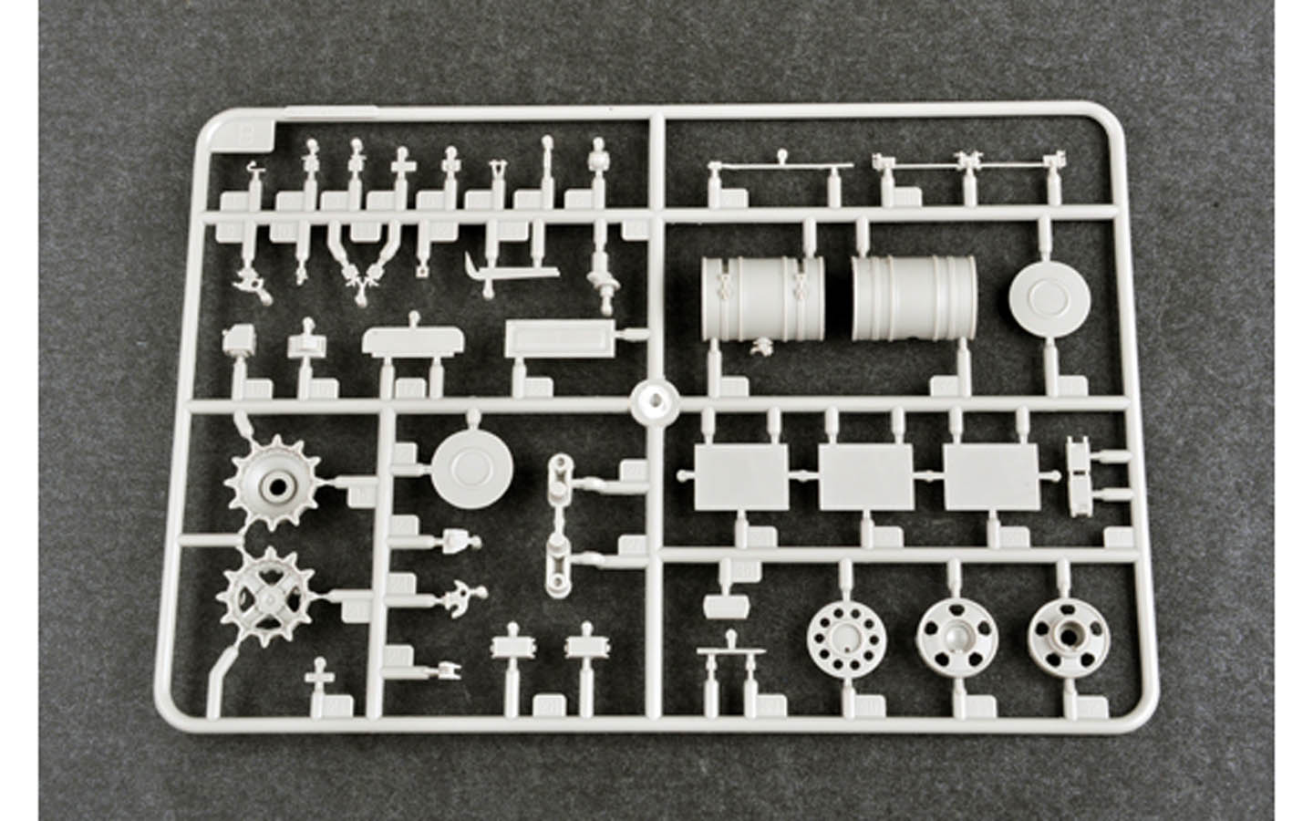 Russian T-72B2, Rogataka - Trumpeter 09507 | kingshobby.com
