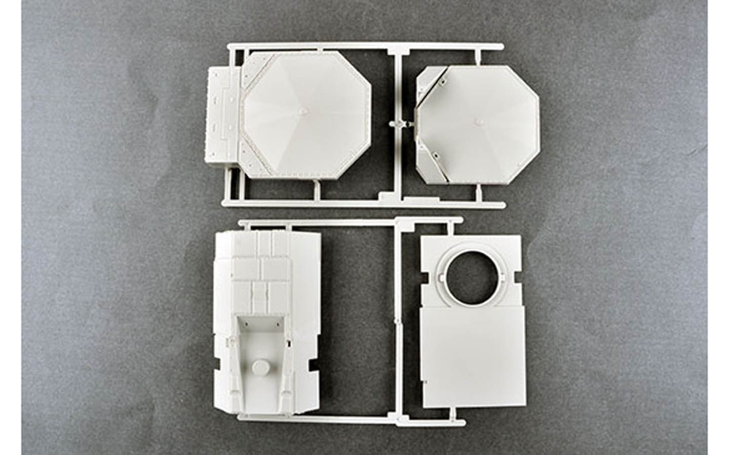Russian S-300V 9S32 Radar - Trumpeter 09522 | kingshobby.com