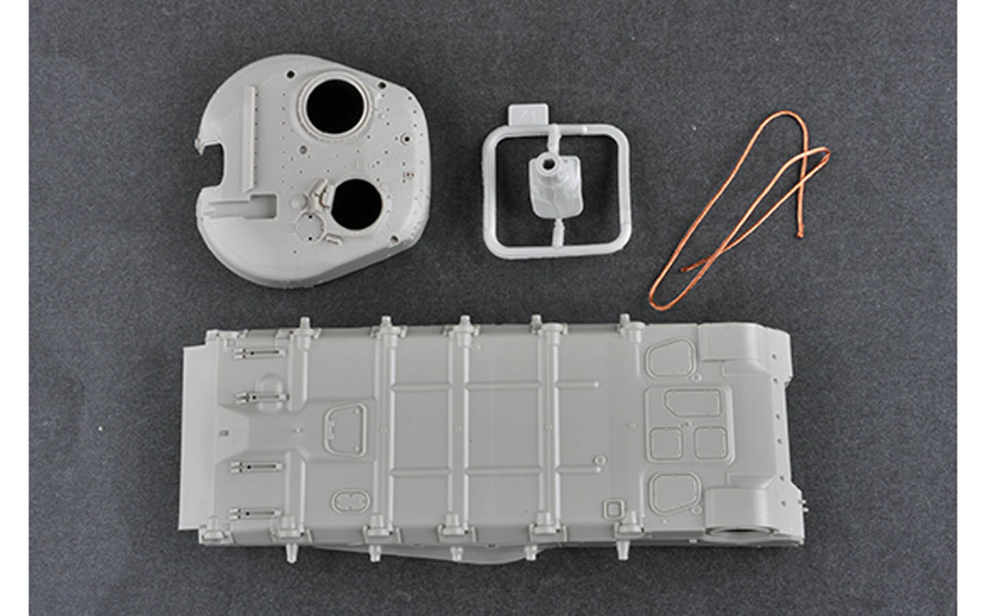 Russian T-80U MBT - Trumpeter 09525 | kingshobby.com