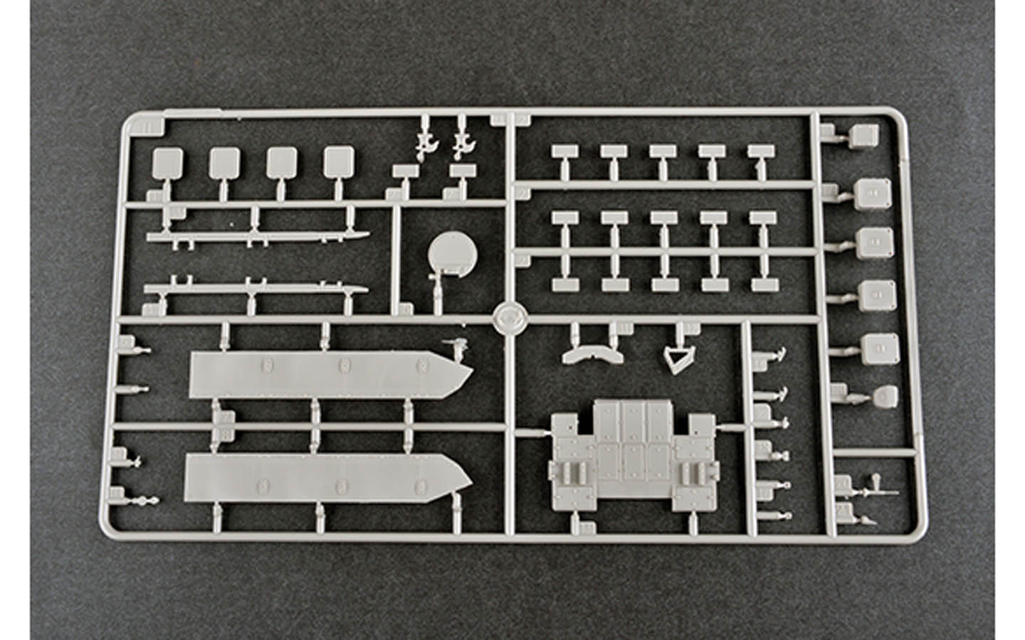 Russian T-80U MBT - Trumpeter 09525 | kingshobby.com