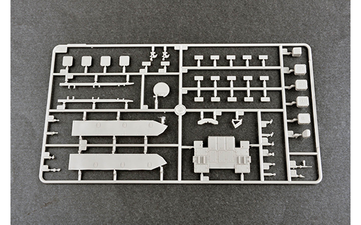 Russian T-80UD MBT - Trumpeter 09527 | kingshobby.com