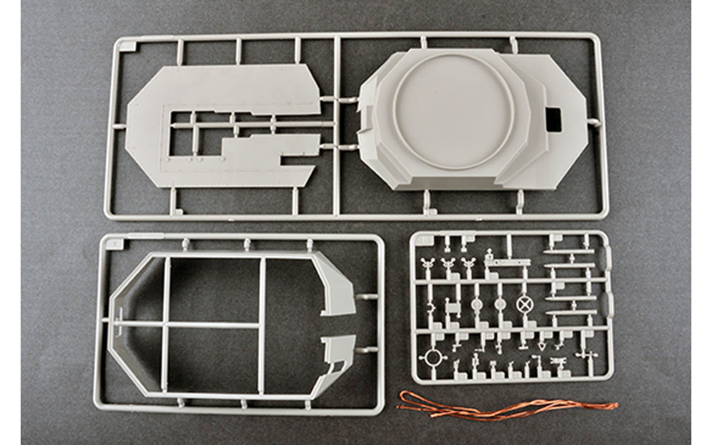Flakpanther Tank with 8.8cm Flak 41 Gun - Trumpeter 09530 | kingshobby.com