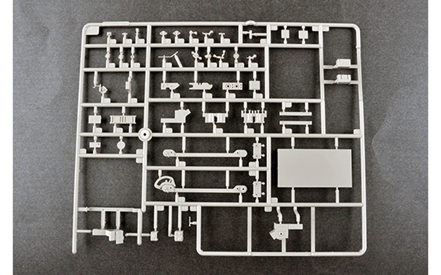 Flakpanther Tank with 8.8cm Flak 41 Gun - Trumpeter 09530 | kingshobby.com