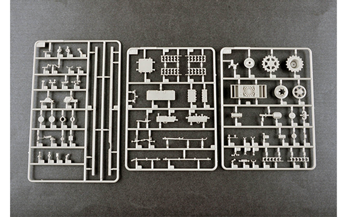 Flakpanther Tank with 8.8cm Flak 41 Gun - Trumpeter 09530 | kingshobby.com