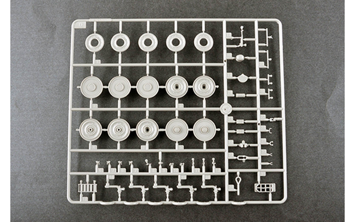 Flakpanther Tank with 8.8cm Flak 41 Gun - Trumpeter 09530 | kingshobby.com