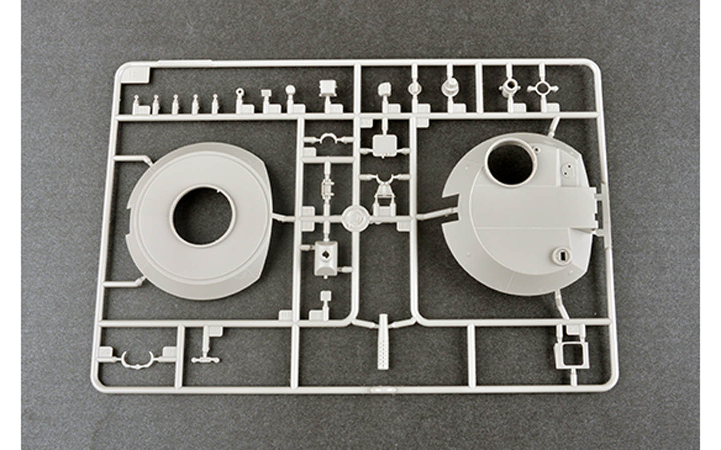 Soviet 2S14 Zhalo-S 85mm Anti-Tank Gun - Trumpeter 09536 | kingshobby.com