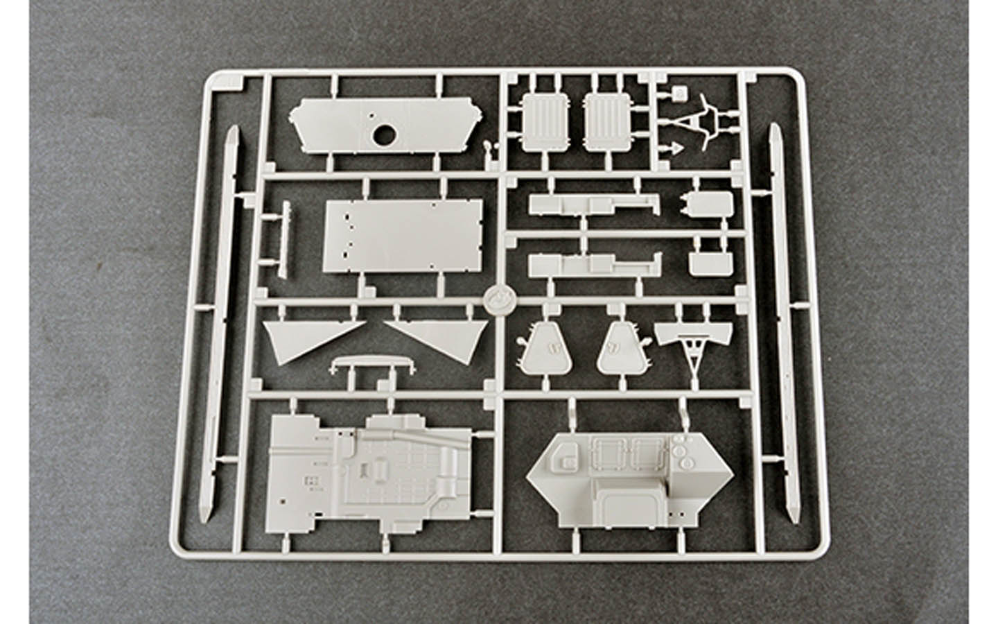 Soviet 2S14 Zhalo-S 85mm Anti-Tank Gun - Trumpeter 09536 | kingshobby.com