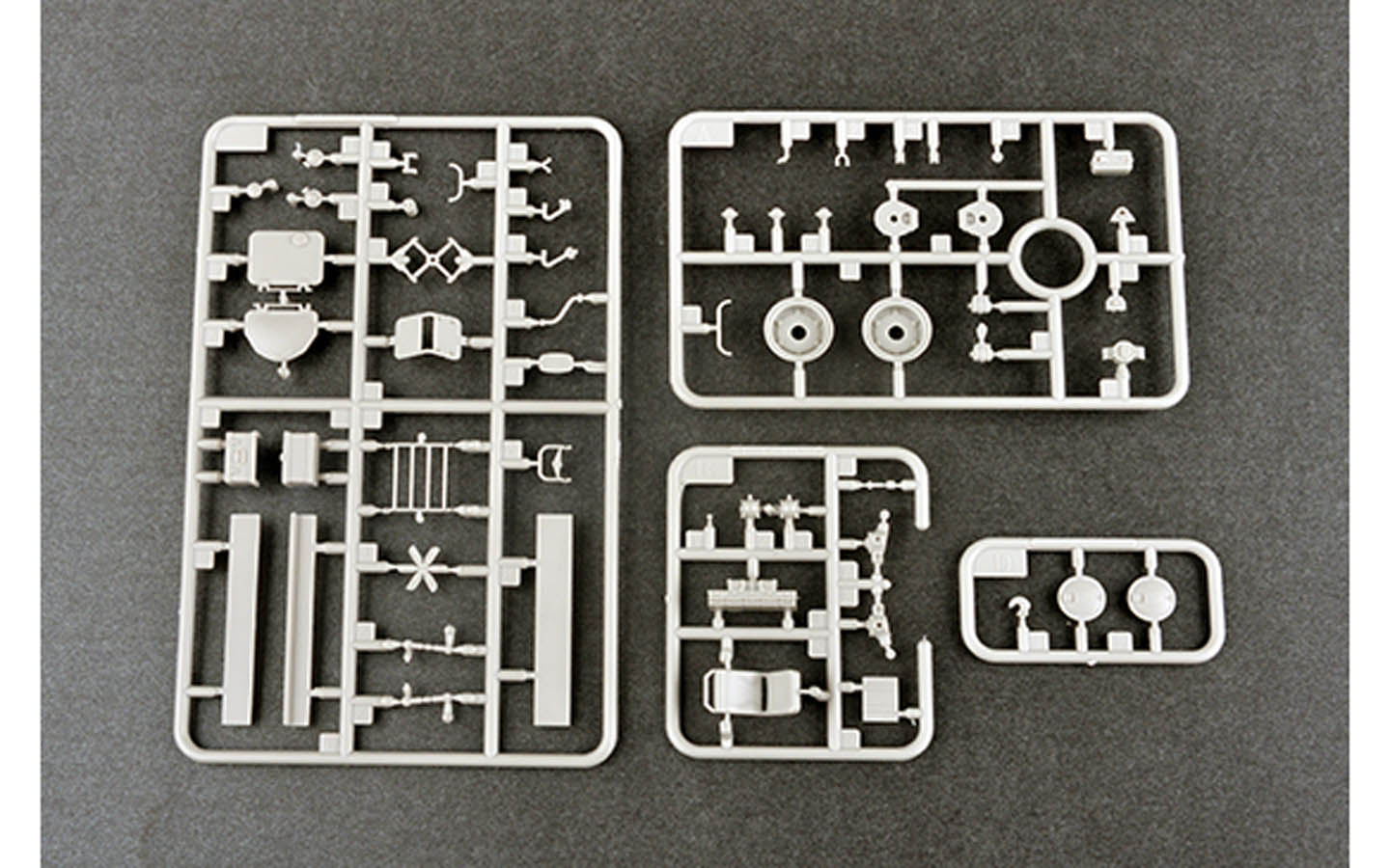 Soviet 2S14 Zhalo-S 85mm Anti-Tank Gun - Trumpeter 09536 | kingshobby.com