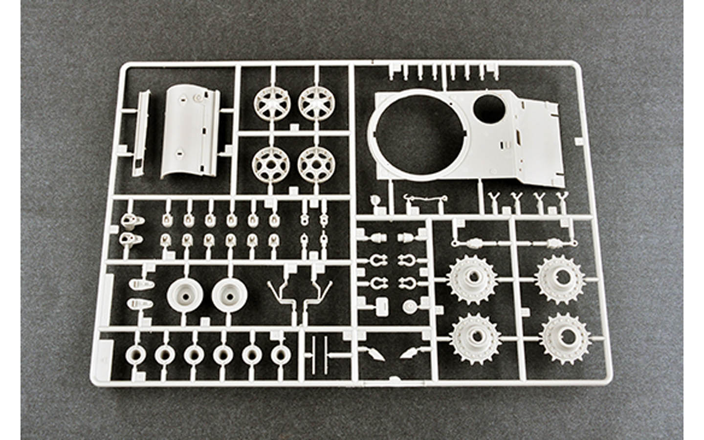 Russian KV-3 Heavy Tank - Trumpeter 09544 | kingshobby.com
