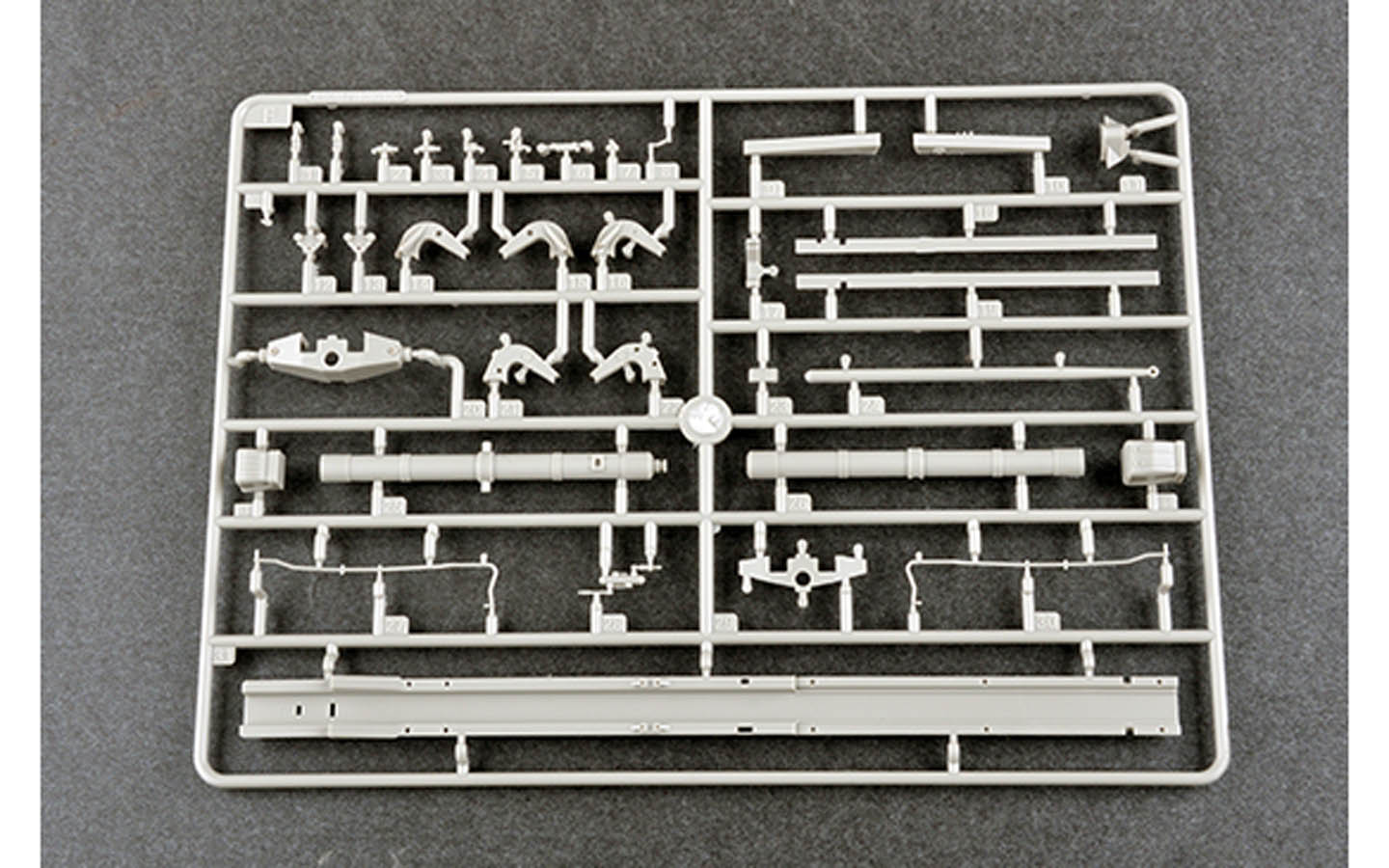 2P16 Launcher with Missile of 2k6 Luna (FROG-5) - Trumpeter 09545 ...