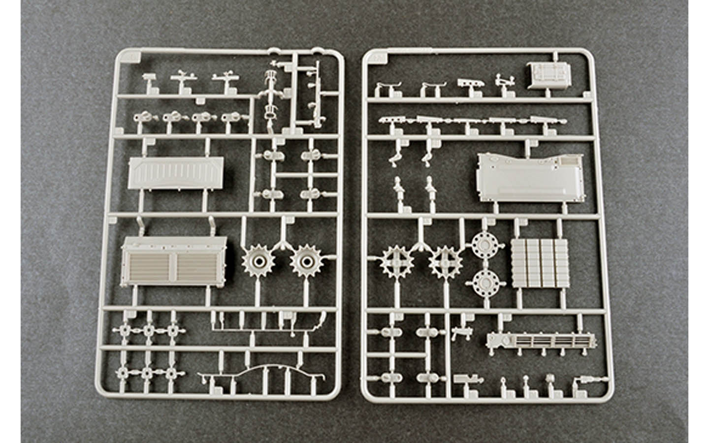 Russian T-72A Model 1983 MBT - Trumpeter 09547 | kingshobby.com