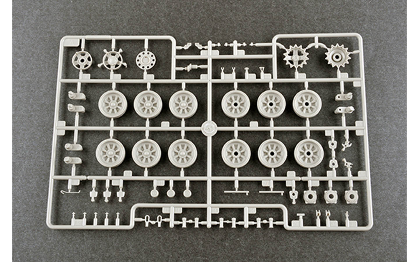 Russian T-72A Model 1983 MBT - Trumpeter 09547 | kingshobby.com