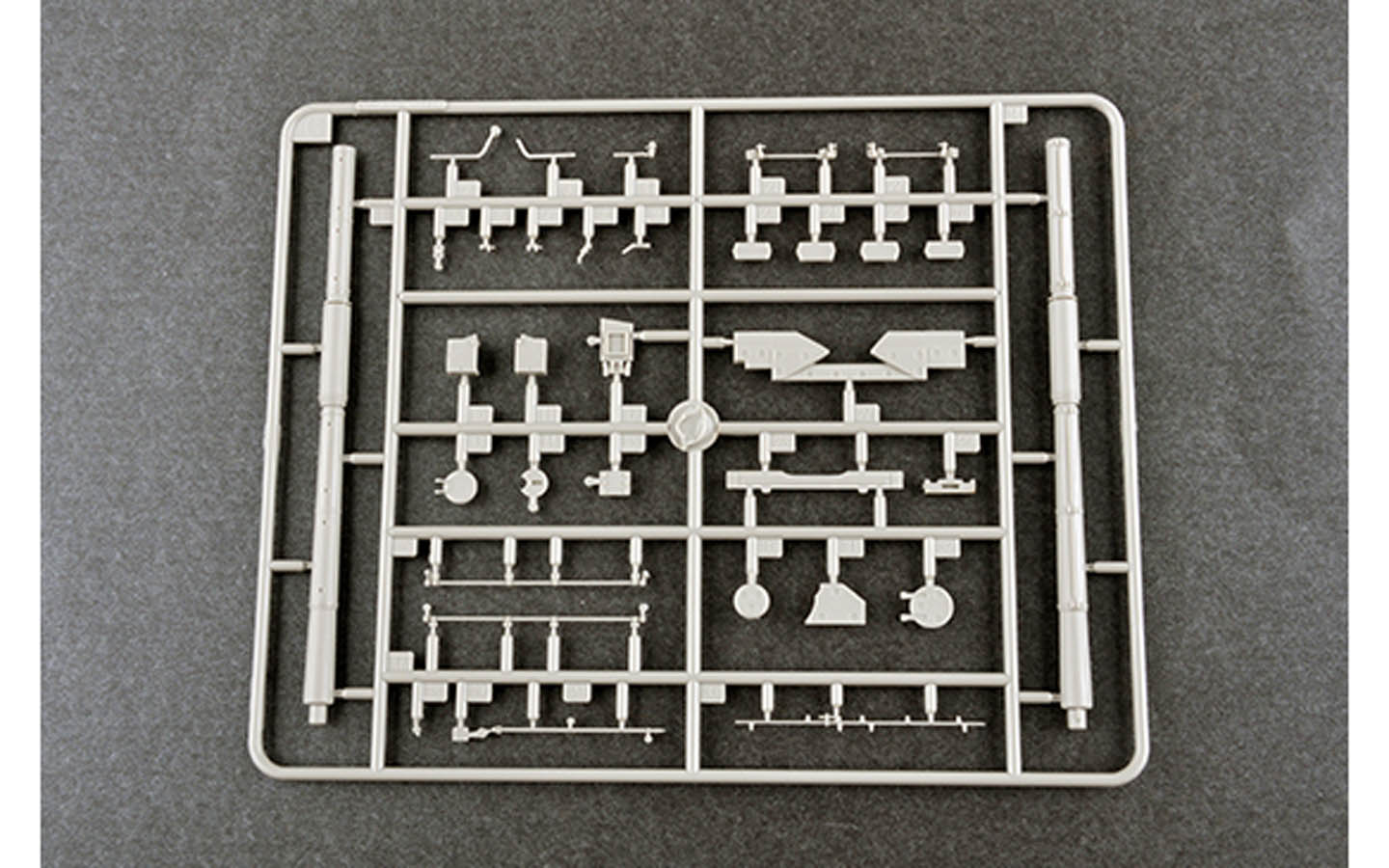 Russian T-72A Model 1983 MBT - Trumpeter 09547 | kingshobby.com