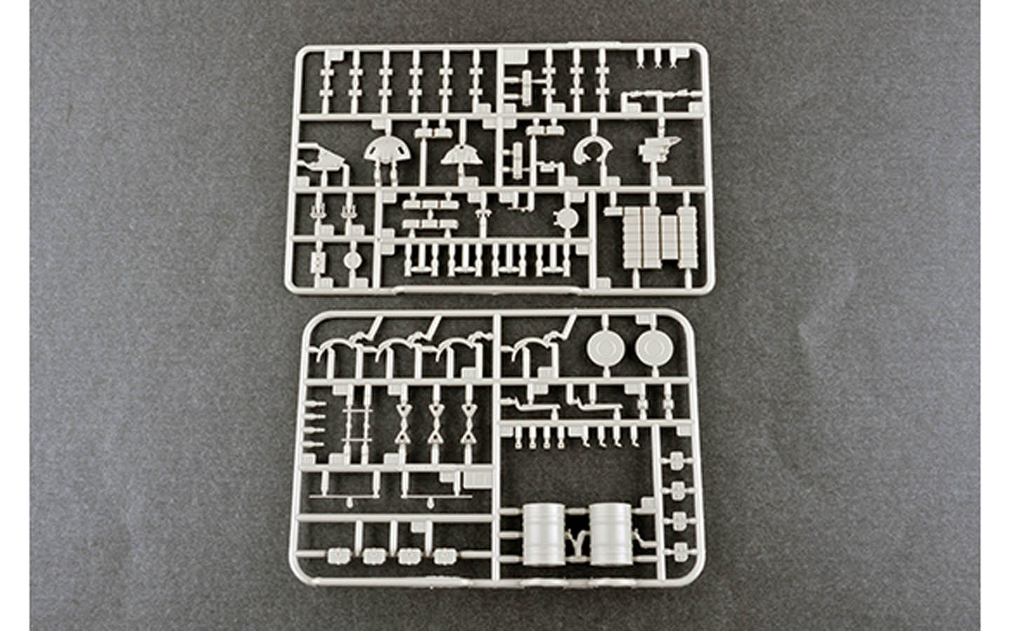 Russian T-72A Model 1983 MBT - Trumpeter 09547 | kingshobby.com