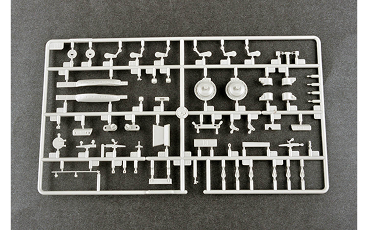 Russian T-72A MBT Model 1985 - Trumpeter 09548 | kingshobby.com