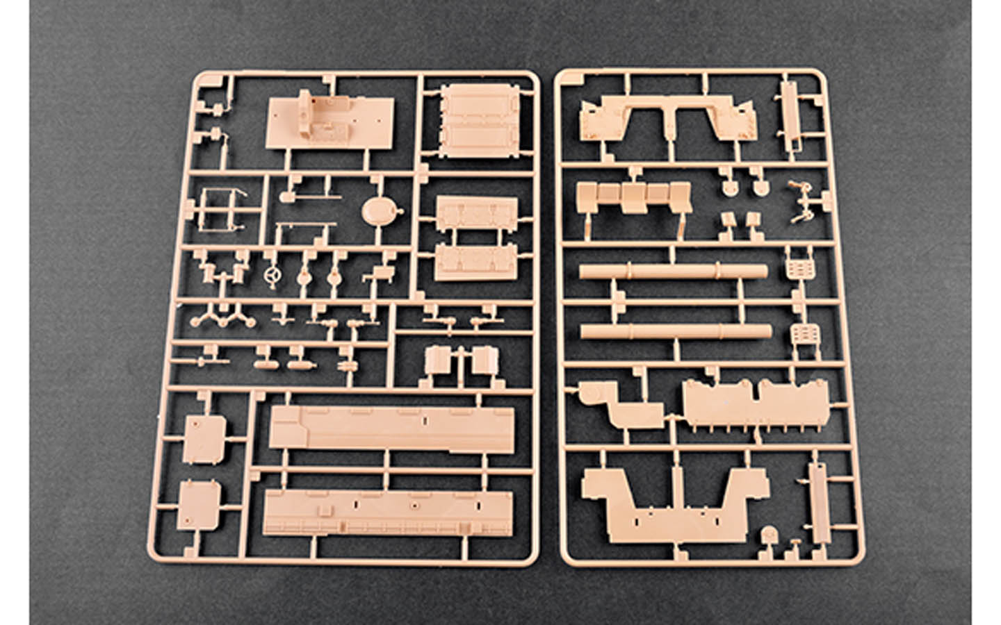 Russian 9P157-2 Khrizantema-S Anti-Tank System - Trumpeter 09551 ...