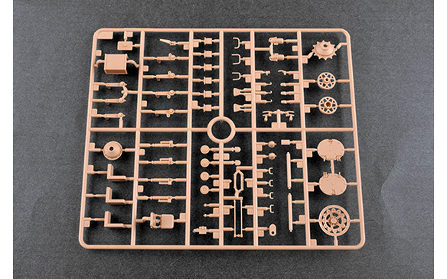 Russian 9P157-2 Khrizantema-S Anti-Tank System - Trumpeter 09551 ...