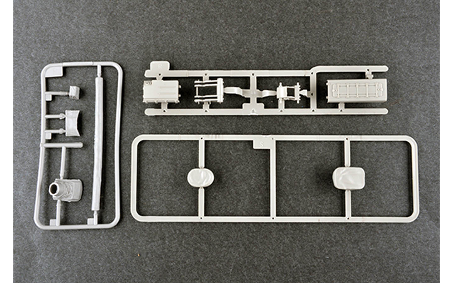 Russian BREM-1M Armoured Recovery Vehicle - Trumpeter 09554 ...