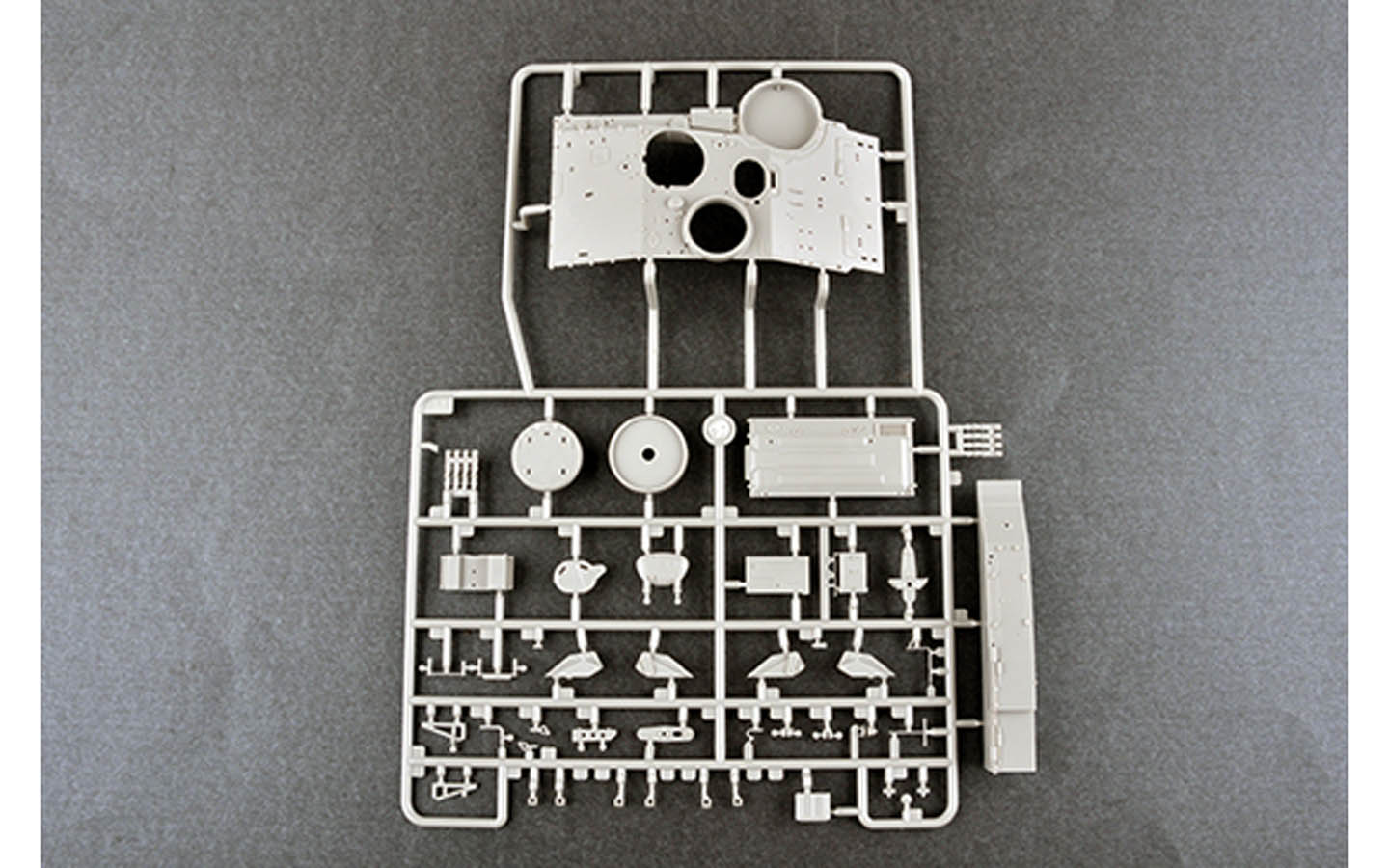Russian BREM-1M Armoured Recovery Vehicle - Trumpeter 09554 ...