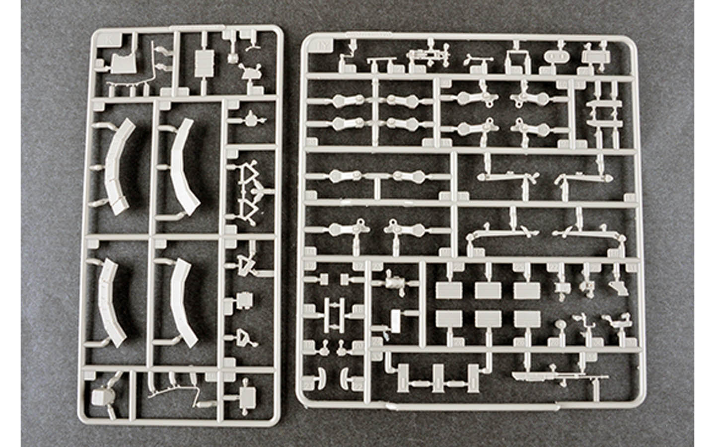 Russian T-80UE-1 MBT - Trumpeter 09579 | kingshobby.com