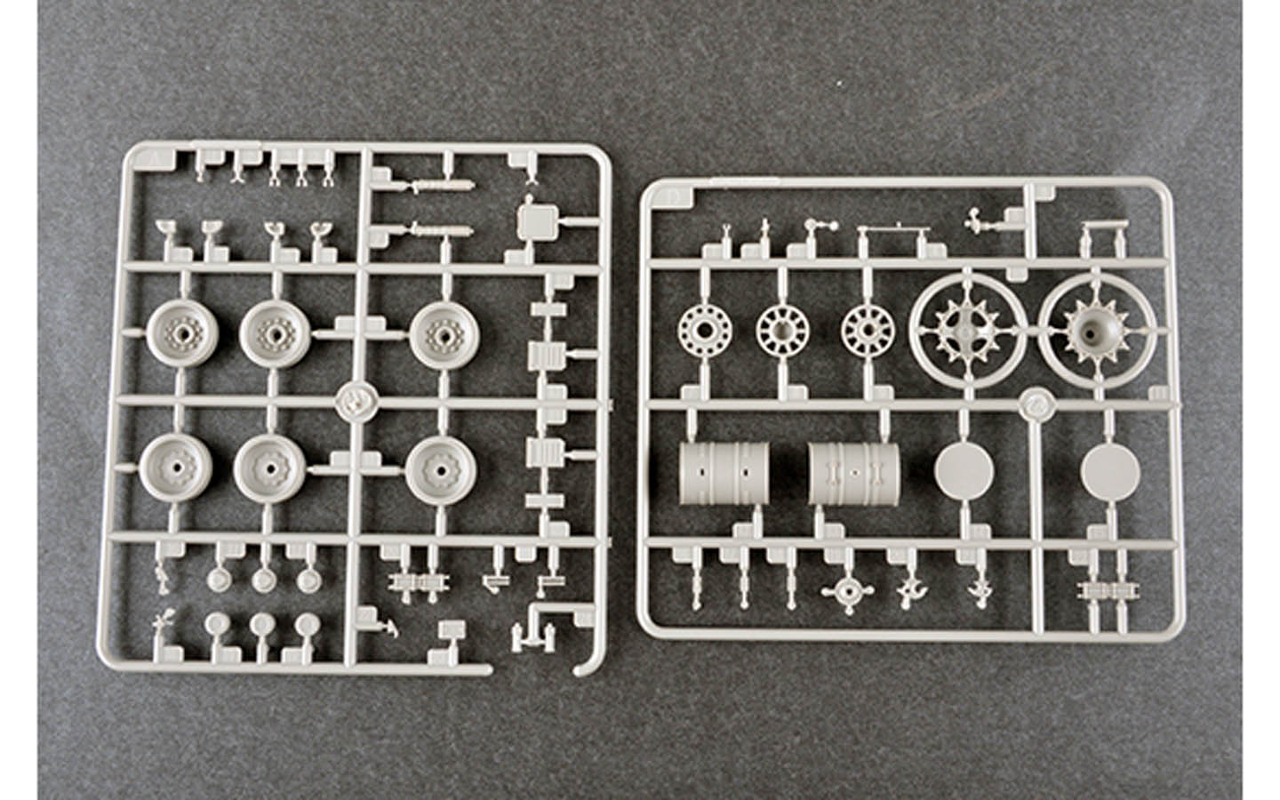 Russian T-80UE-1 MBT - Trumpeter 09579 | kingshobby.com