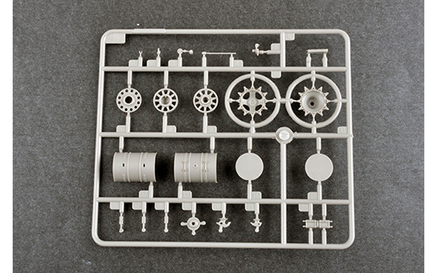 Russian T-80UD MBT - Early - Trumpeter 09581 | kingshobby.com