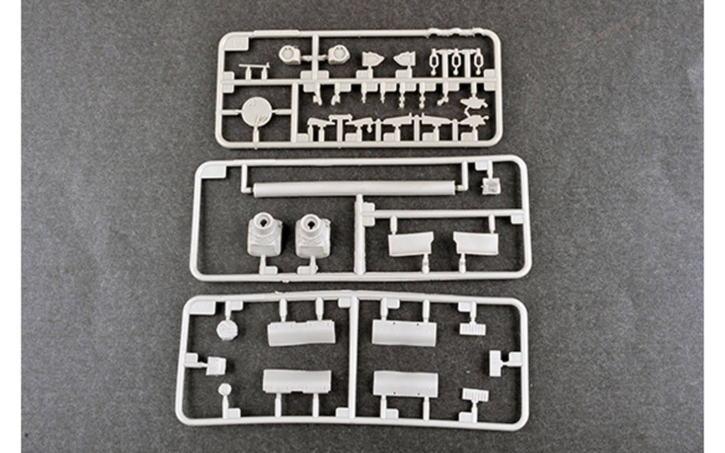 Russian T-80UD MBT - Early - Trumpeter 09581 | kingshobby.com