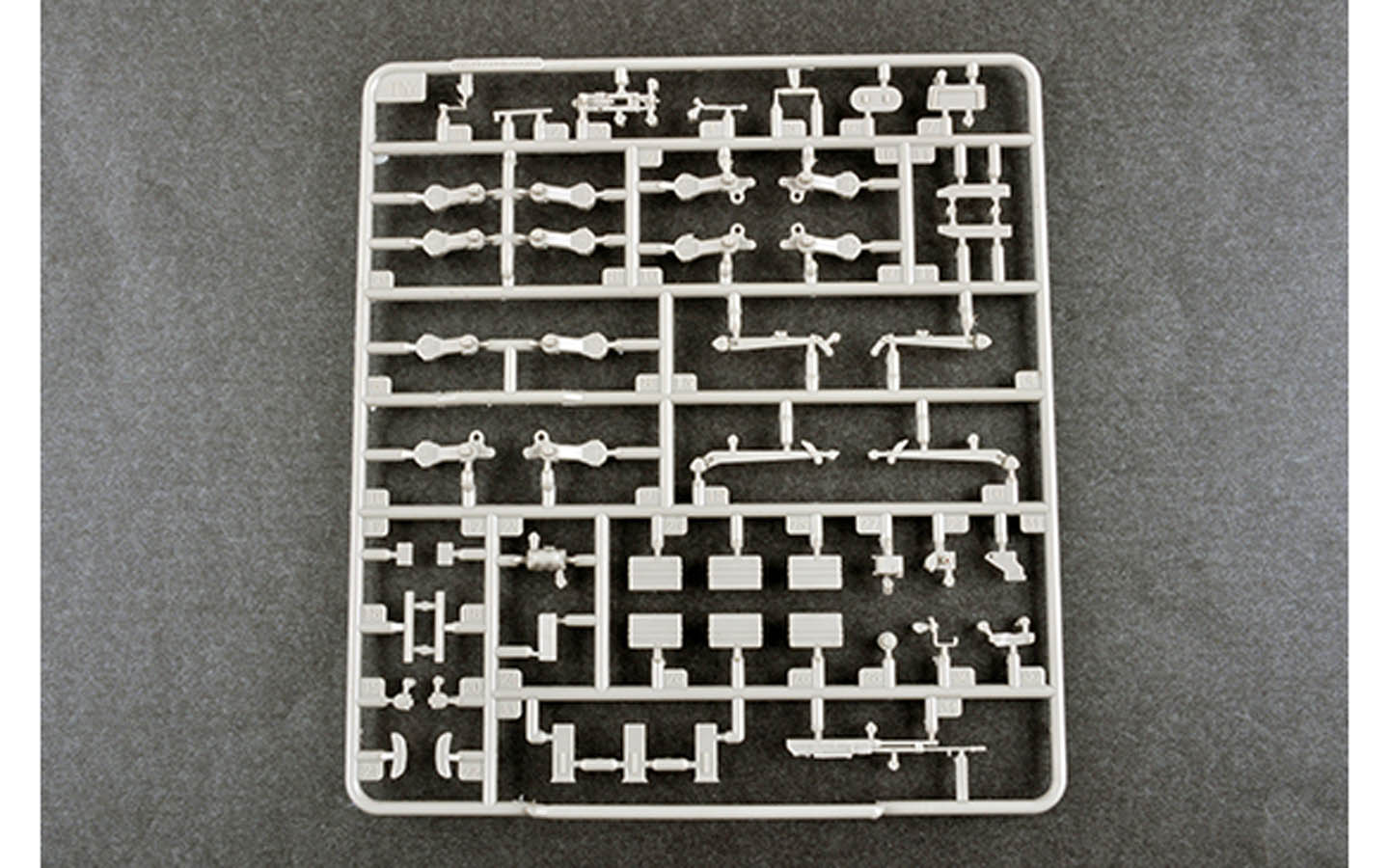 Russian T-80UD MBT - Early - Trumpeter 09581 | kingshobby.com