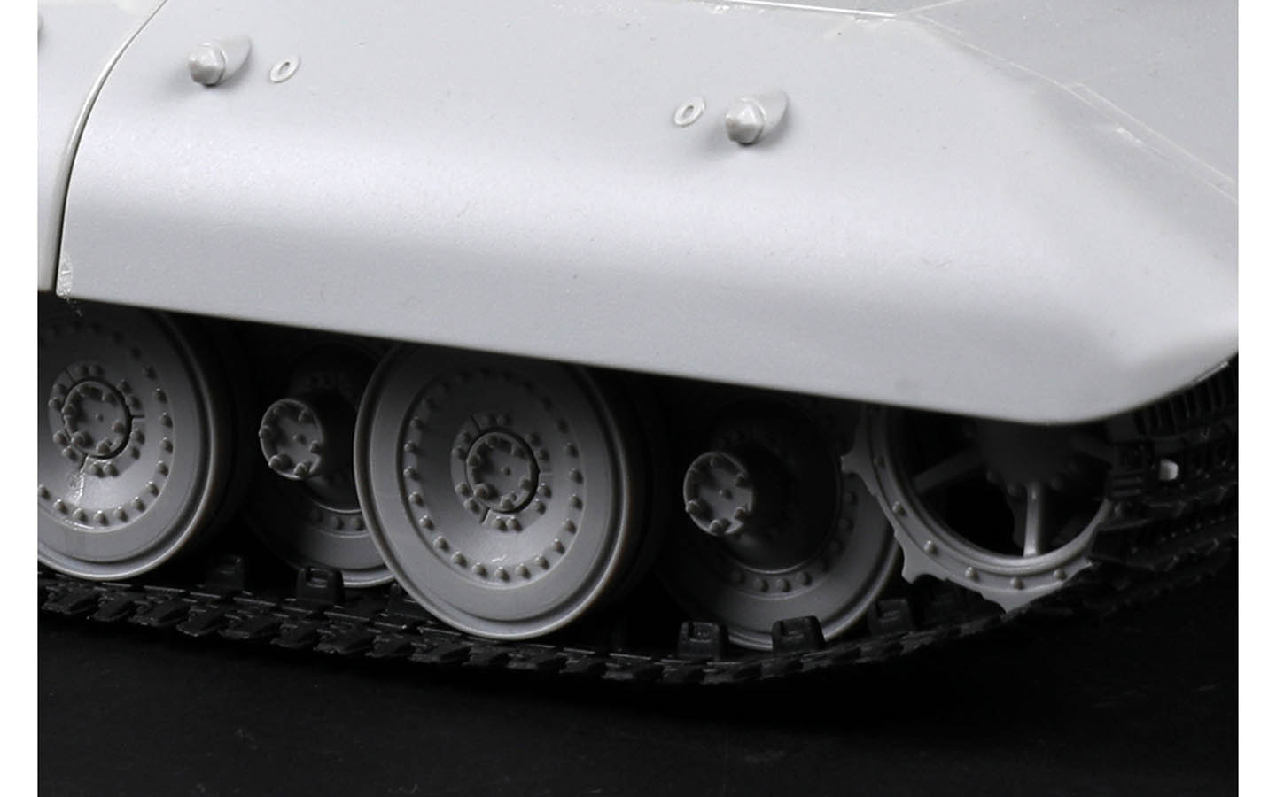 E-100 Flakpanzer with 12.8cm Flak 40 - Trumpeter 09585 | kingshobby.com