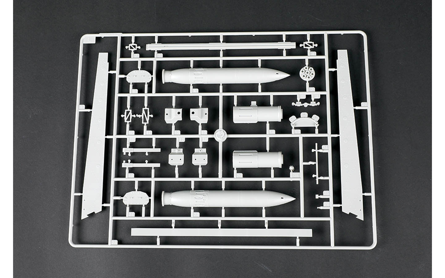 E-100 Flakpanzer with Flakrakete Rheintocher I - Trumpeter 09586 ...