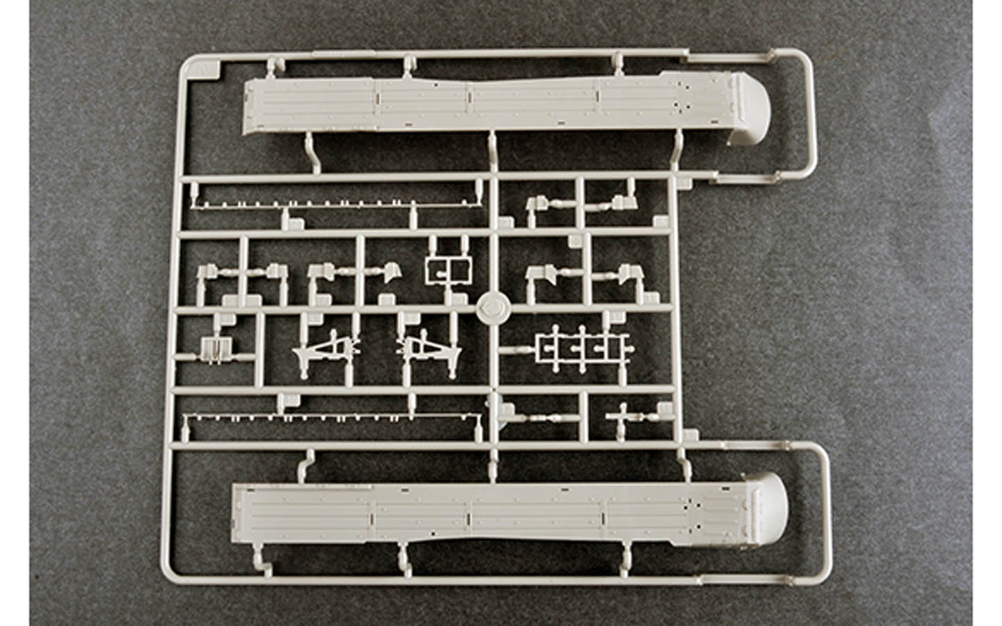 Russian T-80BVM MBT - Trumpeter 09587 | kingshobby.com