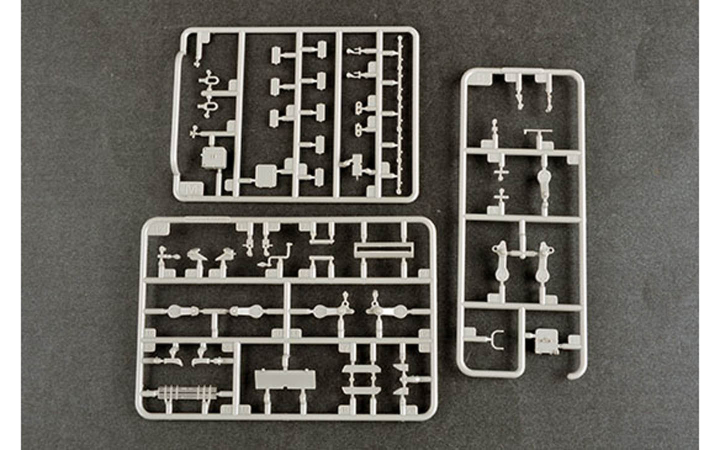 Russian T-80BVM MBT (Marine Corps) - Trumpeter 09588 | kingshobby.com