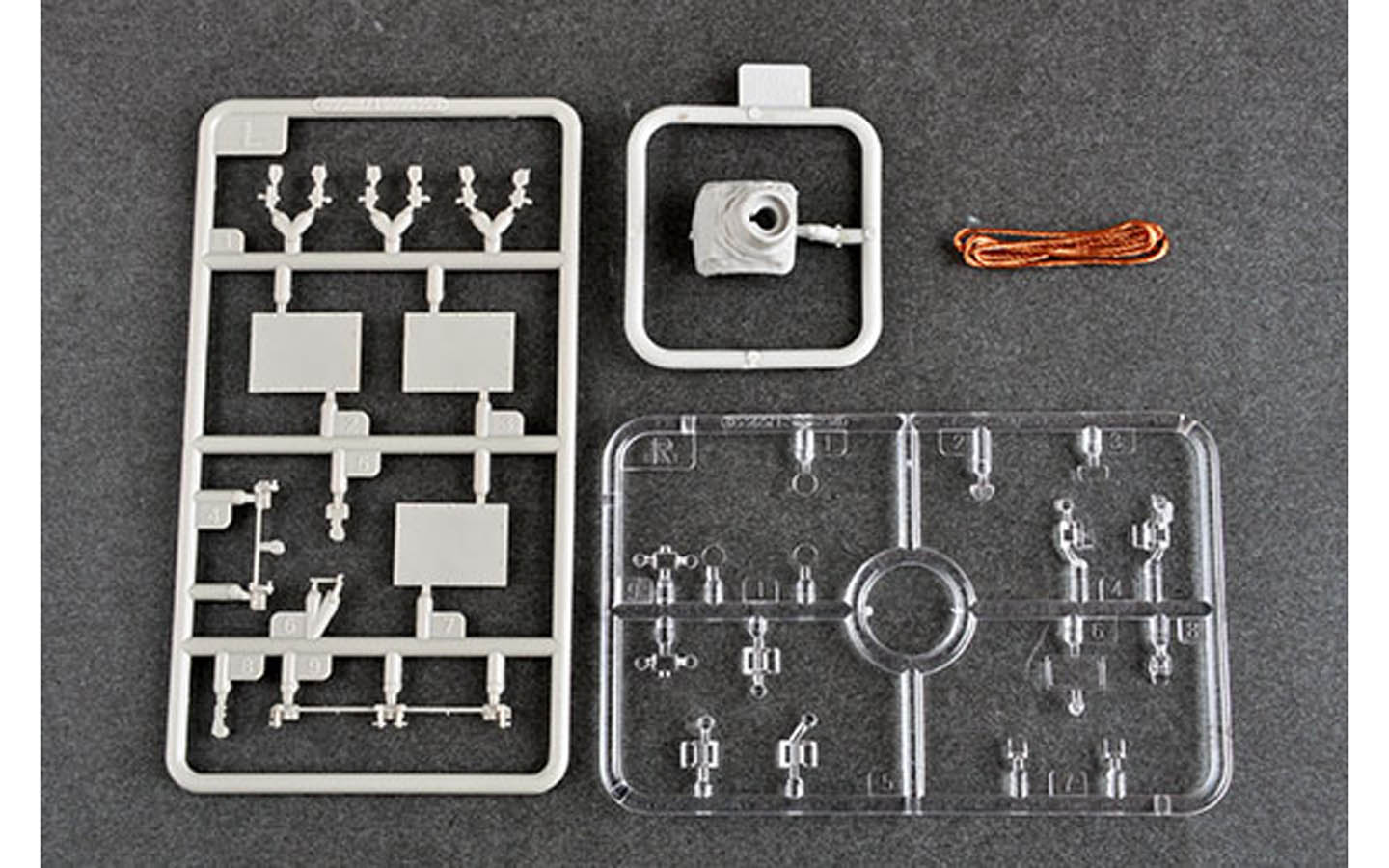 Russian T-80BVM MBT (Marine Corps) - Trumpeter 09588 | kingshobby.com