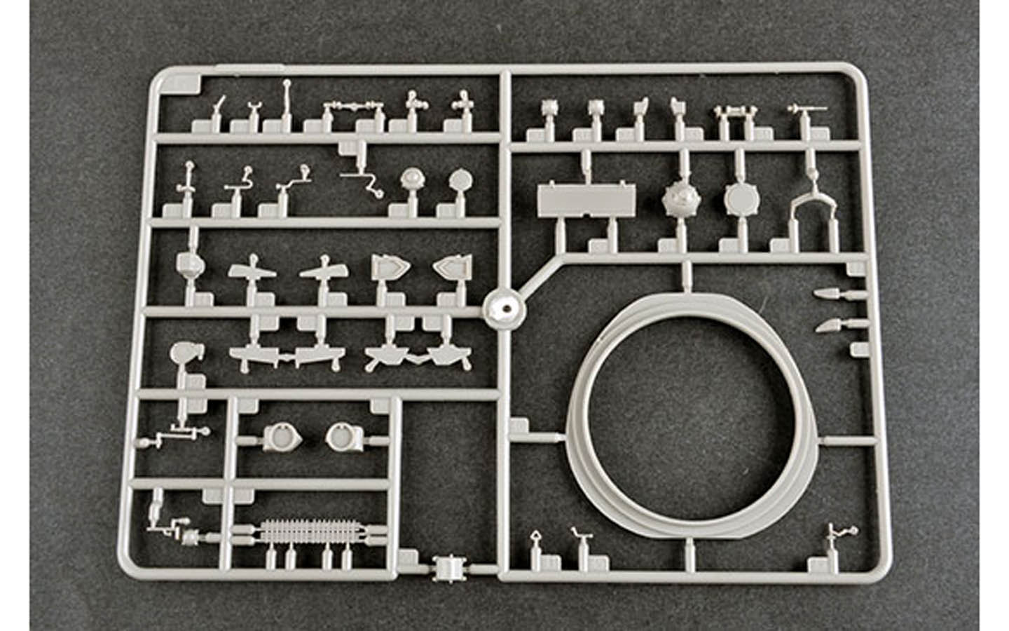 Russian T-80BVM MBT (Marine Corps) - Trumpeter 09588 | kingshobby.com
