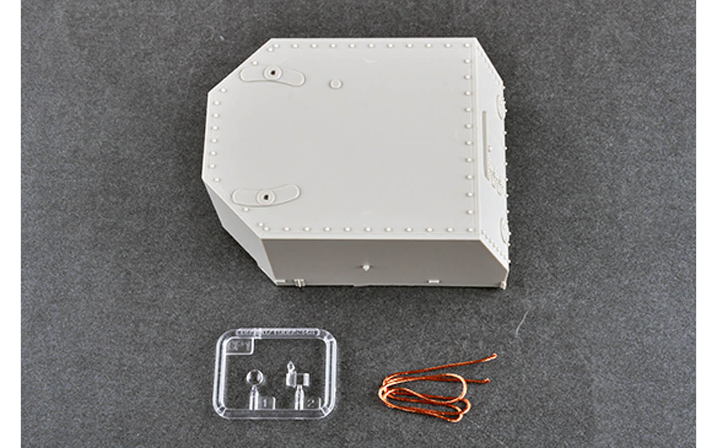 Soviet SU-100Y Self-Propelled Gun - Trumpeter 09589 | kingshobby.com