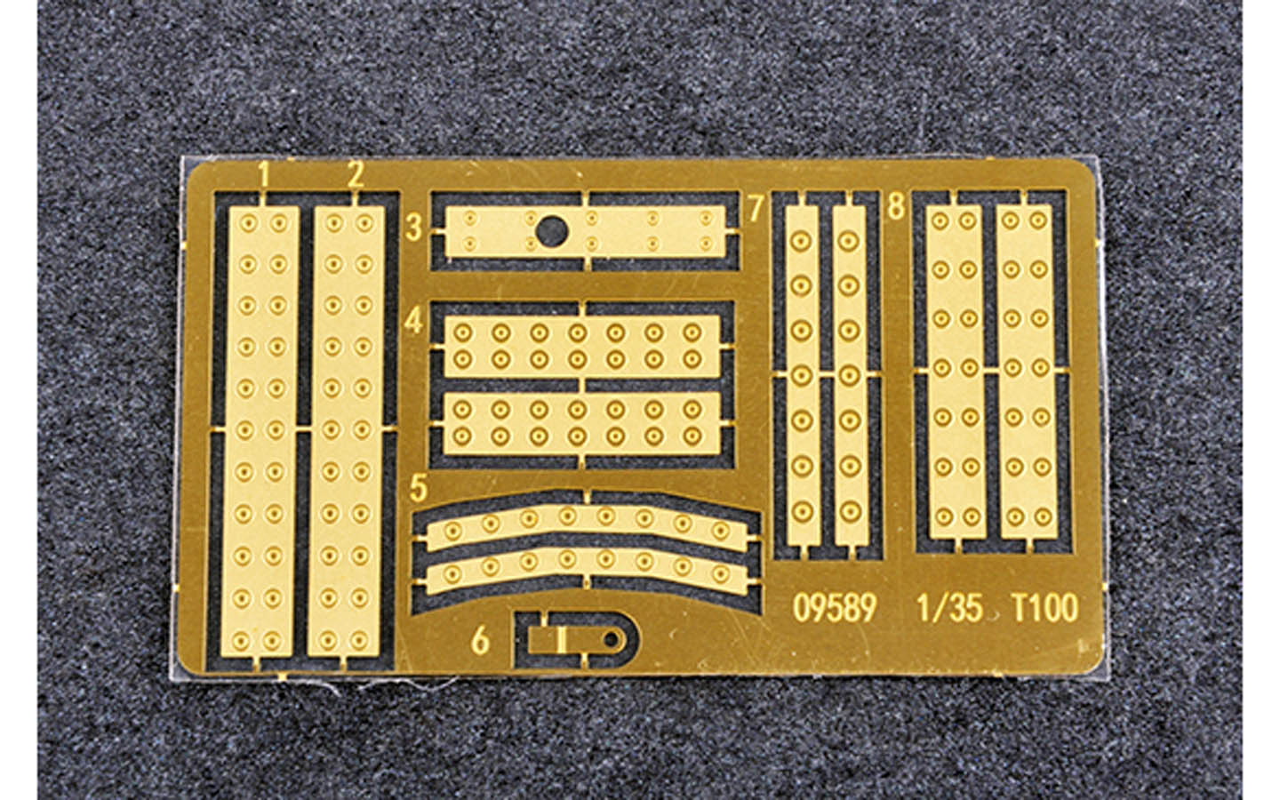 Soviet SU-100Y Self-Propelled Gun - Trumpeter 09589 | kingshobby.com