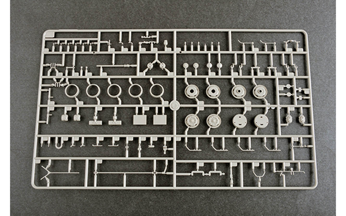 L4500A mit 5cm Flak 41 II - Trumpeter 09594 | kingshobby.com