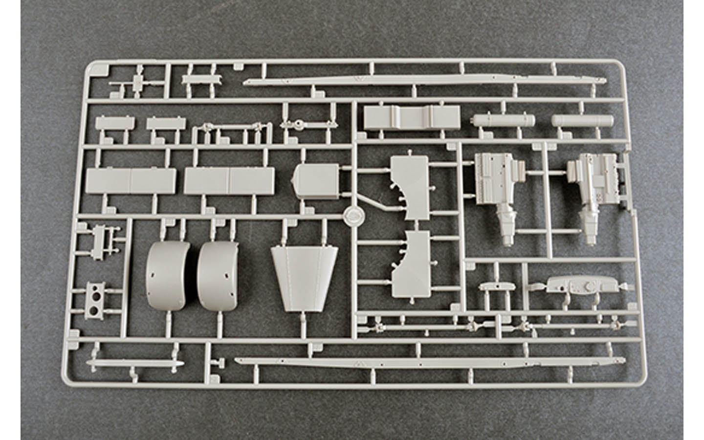 L4500A mit 5cm Flak 41 II - Trumpeter 09594 | kingshobby.com
