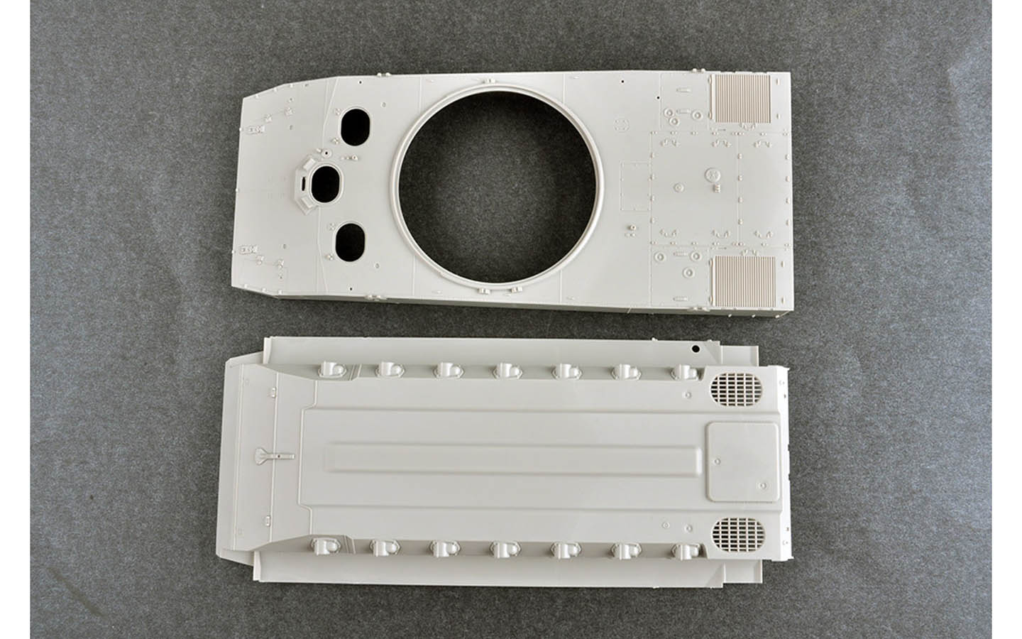 2S25 Sprut-SD Amphibious Light Tank - Trumpeter 09599 | kingshobby.com