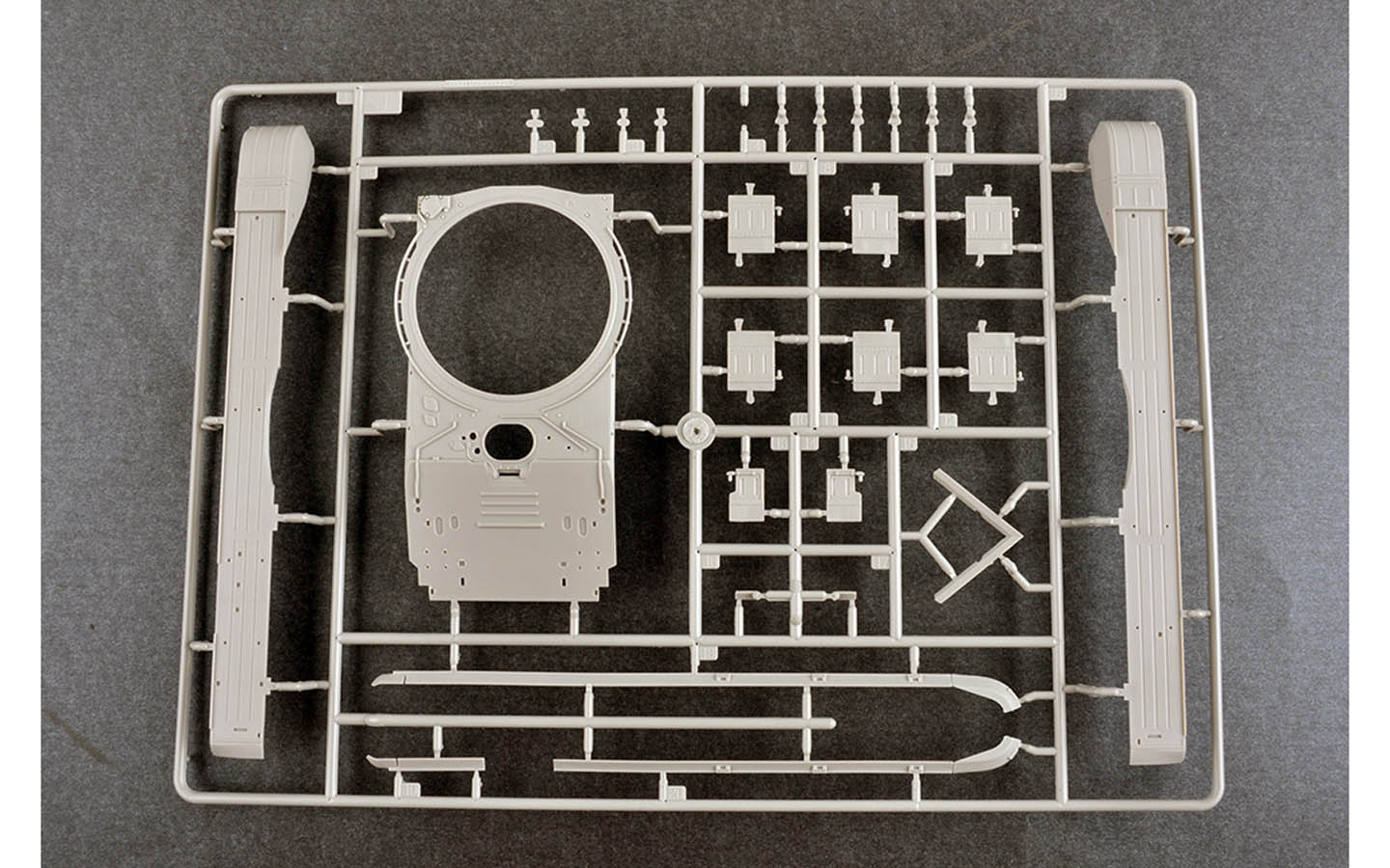 Soviet Object 172 T-72 Ural - Trumpeter 09601 | kingshobby.com