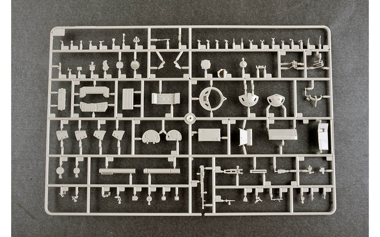 Soviet Object 172 T-72 Ural - Trumpeter 09601 | kingshobby.com