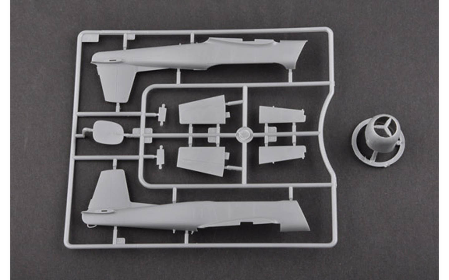 China Nanchang CJ-6 - Trumpeter 02887 | kingshobby.com
