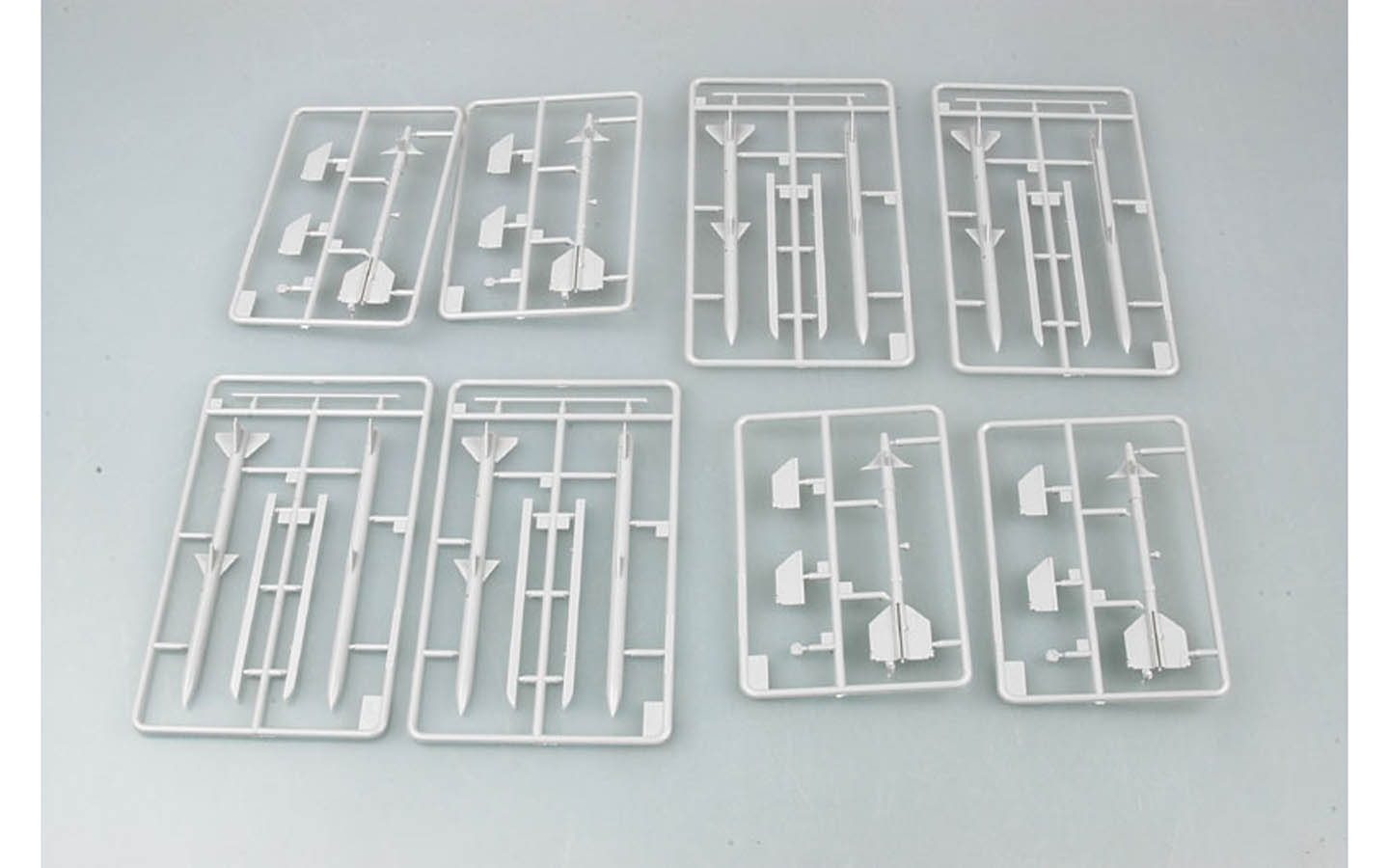 Air-to-Air Missile, US Aircraft Weapons - Trumpeter 03303 | kingshobby.com